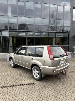 Pelēks Nissan X-Trail 2005 Klaipėda, ar dzinēja tilpumu 2.20 L un nobraukumu 369 tūkst. km par 2150 €, foto 7 vietnē AUTOMOTO.COM.LV