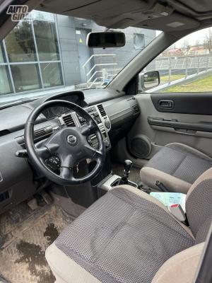 Pelēks Nissan X-Trail 2005 Klaipėda, ar dzinēja tilpumu 2.20 L un nobraukumu 369 tūkst. km par 2150 €, foto 15 vietnē AUTOMOTO.COM.LV