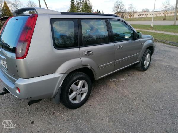 Pelēks Nissan X-Trail 2005 Utena, ar dzinēja tilpumu 2.20 L un nobraukumu 252 tūkst. km par 2150 €, foto 5 vietnē AUTOMOTO.COM.LV