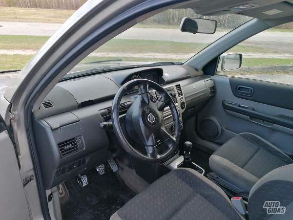 Pelēks Nissan X-Trail 2005 Utena, ar dzinēja tilpumu 2.20 L un nobraukumu 252 tūkst. km par 2150 €, foto 10 vietnē AUTOMOTO.COM.LV