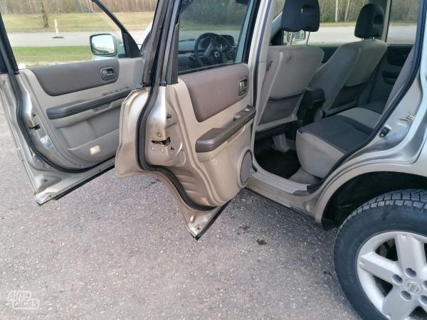 Grey Nissan X-Trail 2005 in Utena, with an engine capacity of 2.20 L and mileage of 256 thousand km for 1650 €, photo 8 on AUTOMOTO.COM.LV