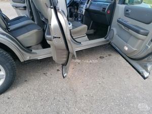 Pelēks Nissan X-Trail 2005 Utena, ar dzinēja tilpumu 2.20 L un nobraukumu 256 tūkst. km par 1650 €, foto 10 vietnē AUTOMOTO.COM.LV
