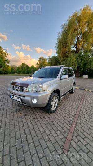 Серый Ниссан ИксТрейл 2005 в Добеле, объемом двигателя 2.20 л и пробегом 299 тыс. км за 1150 €, фото 3 на AUTOMOTO.COM.LV