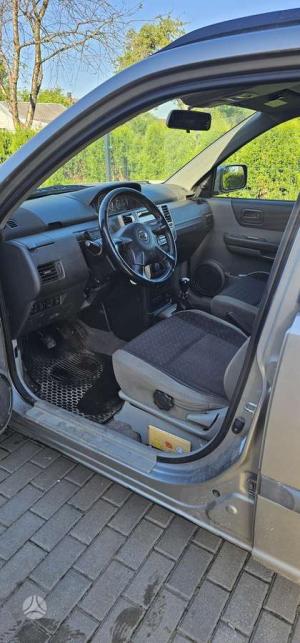 Grey Nissan X-Trail 2005 in Vilnius, with an engine capacity of 2.18 L and mileage of 223 thousand km for 1500 €, photo 5 on AUTOMOTO.COM.LV