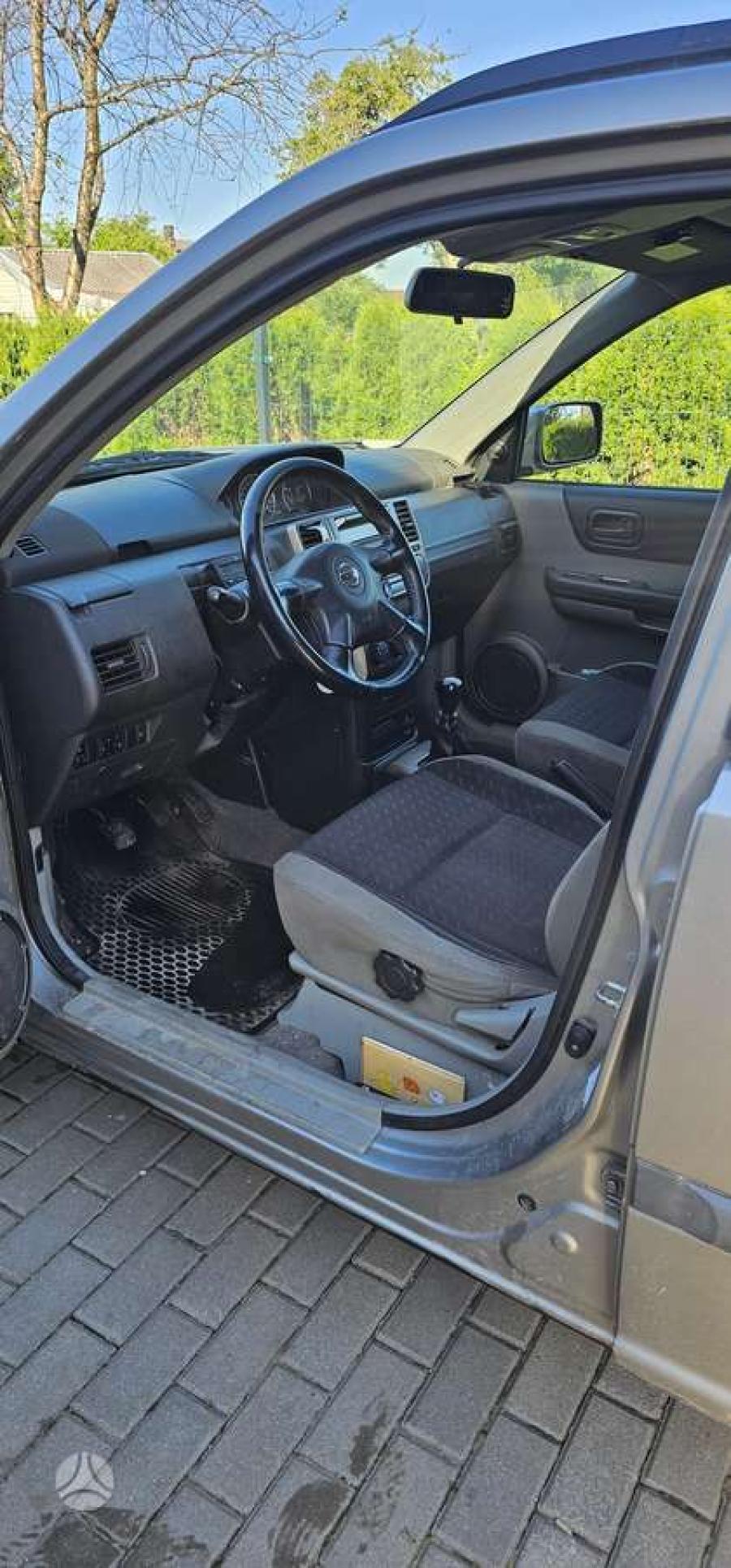 Grey Nissan X-Trail 2005 in Vilnius, with an engine capacity of 2.18 L and mileage of 223 thousand km for 1500 €, photo 5 on AUTOMOTO.COM.LV