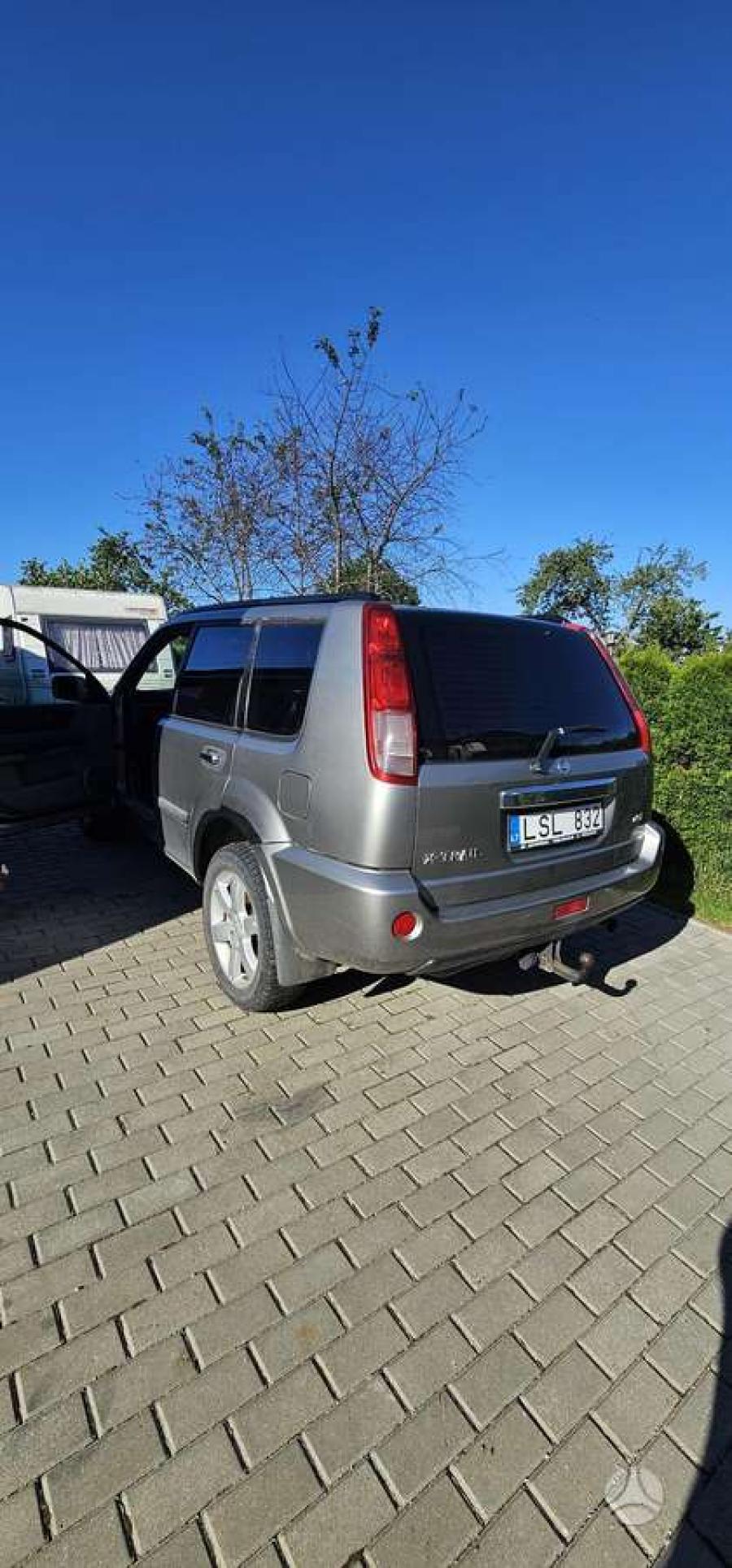 Grey Nissan X-Trail 2005 in Vilnius, with an engine capacity of 2.18 L and mileage of 223 thousand km for 1500 €, photo 6 on AUTOMOTO.COM.LV