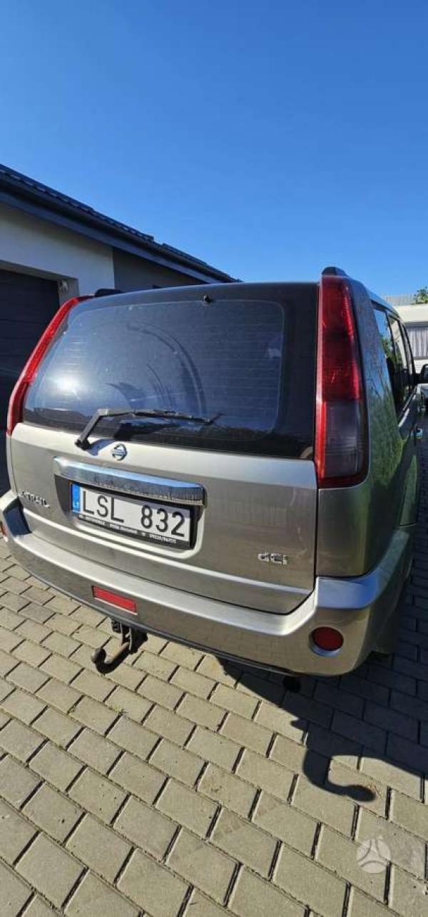 Pelēks Nissan X-Trail 2005 Viļņa, ar dzinēja tilpumu 2.18 L un nobraukumu 223 tūkst. km par 1500 €, foto 6 vietnē AUTOMOTO.COM.LV
