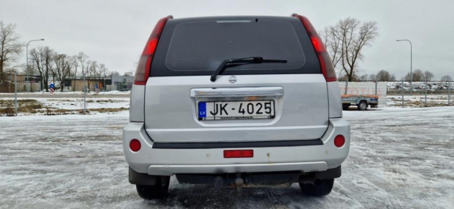 Grey Nissan X-Trail 2005 in Riga, with an engine capacity of 2.20 L and mileage of 317 thousand km for 2850 €, photo 10 on AUTOMOTO.COM.LV