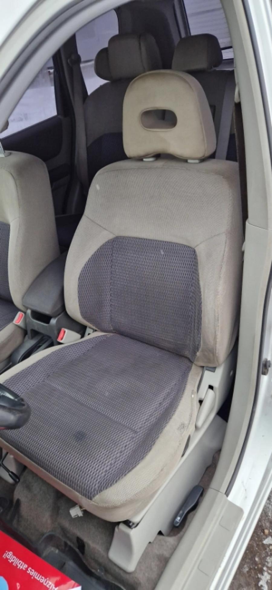 Grey Nissan X-Trail 2005 in Riga, with an engine capacity of 2.20 L and mileage of 317 thousand km for 2850 €, photo 28 on AUTOMOTO.COM.LV