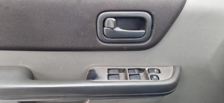 Grey Nissan X-Trail 2005 in Riga, with an engine capacity of 2.20 L and mileage of 317 thousand km for 2850 €, photo 29 on AUTOMOTO.COM.LV