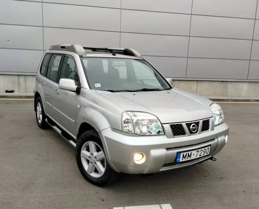 Grey Nissan X-Trail 2005 in Riga, with an engine capacity of 2.20 L and mileage of 328 thousand km for 3200 €, photo 1 on AUTOMOTO.COM.LV