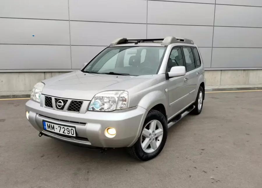 Grey Nissan X-Trail 2005 in Riga, with an engine capacity of 2.20 L and mileage of 328 thousand km for 3200 €, photo 3 on AUTOMOTO.COM.LV