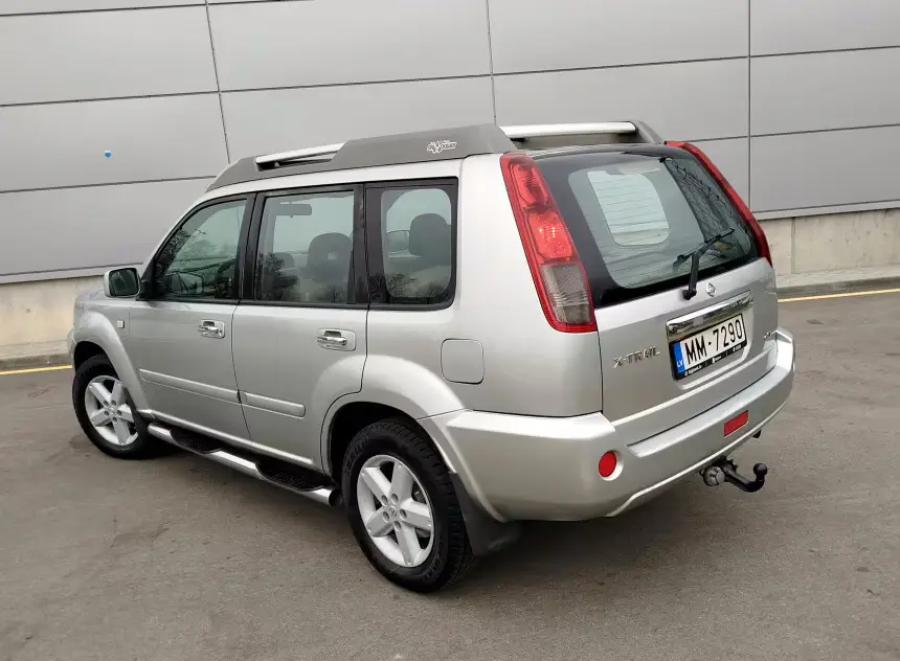 Grey Nissan X-Trail 2005 in Riga, with an engine capacity of 2.20 L and mileage of 328 thousand km for 3200 €, photo 4 on AUTOMOTO.COM.LV
