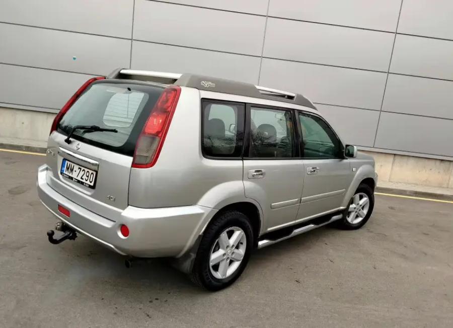 Grey Nissan X-Trail 2005 in Riga, with an engine capacity of 2.20 L and mileage of 328 thousand km for 3200 €, photo 5 on AUTOMOTO.COM.LV