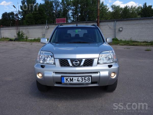 Grey Nissan X-Trail 2005 in Riga, with an engine capacity of 2.20 L and mileage of 212 thousand km for 2850 €, photo 3 on AUTOMOTO.COM.LV