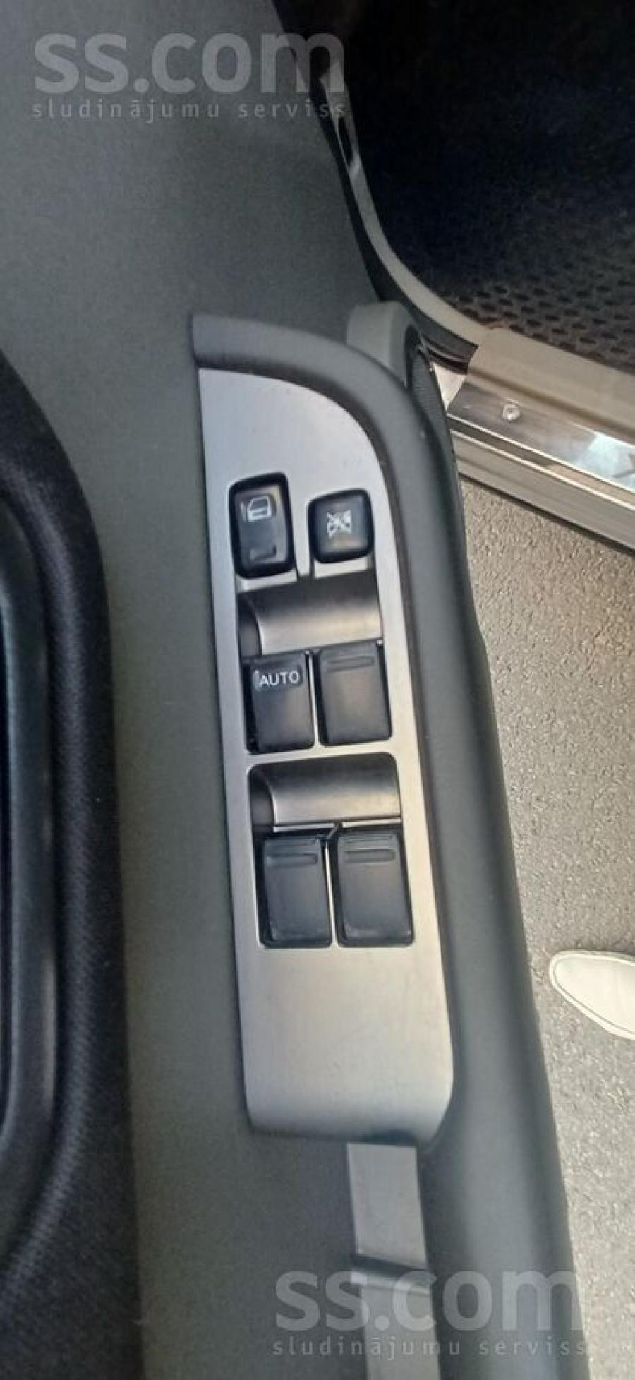 Pelēks Nissan X-Trail 2005 Rīga, ar dzinēja tilpumu 2.20 L un nobraukumu 385 tūkst. km par 1850 €, foto 17 vietnē AUTOMOTO.COM.LV