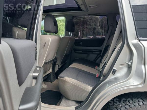 Pelēks Nissan X-Trail 2005 Rīga, ar dzinēja tilpumu 2.20 L un nobraukumu 0 tūkst. km par 1990 €, foto 8 vietnē AUTOMOTO.COM.LV
