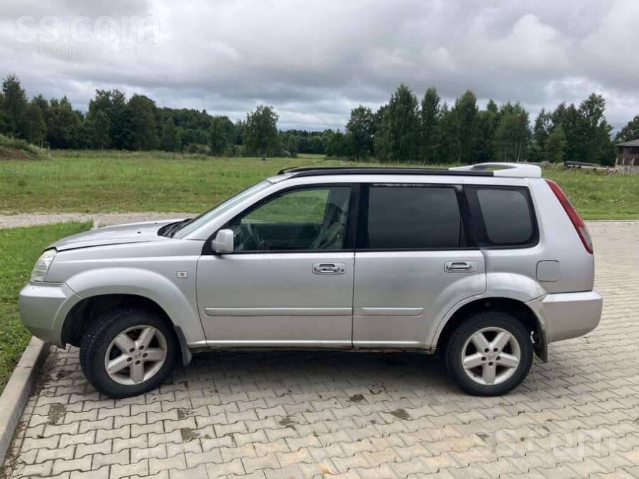 Grey Nissan X-Trail 2005 in Valmiera, with an engine capacity of 2.40 L and mileage of 0 thousand km for 400 €, photo 3 on AUTOMOTO.COM.LV