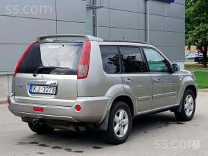 Pelēks Nissan X-Trail 2005 Rīga, ar dzinēja tilpumu 2.18 L un nobraukumu 234 tūkst. km par 1990 €, foto 4 vietnē AUTOMOTO.COM.LV