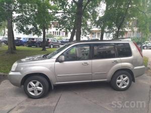 Pelēks Nissan X-Trail 2005 Rīga, ar dzinēja tilpumu 2.20 L un nobraukumu 334 tūkst. km par 800 €, foto  vietnē AUTOMOTO.COM.LV