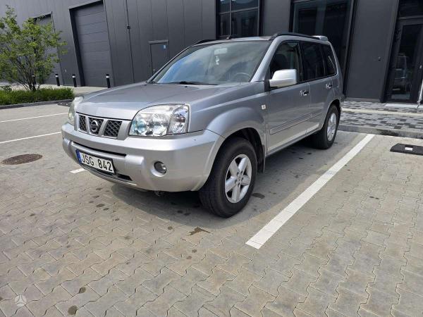 Grey Nissan X-Trail 2005 in Vilnius, with an engine capacity of 2.18 L and mileage of 340 thousand km for 1600 €, photo 2 on AUTOMOTO.COM.LV