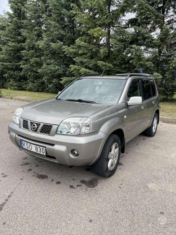 Pelēks Nissan X-Trail 2005 Kauņa, ar dzinēja tilpumu 2.18 L un nobraukumu 300 tūkst. km par 1400 €, foto 1 vietnē AUTOMOTO.COM.LV