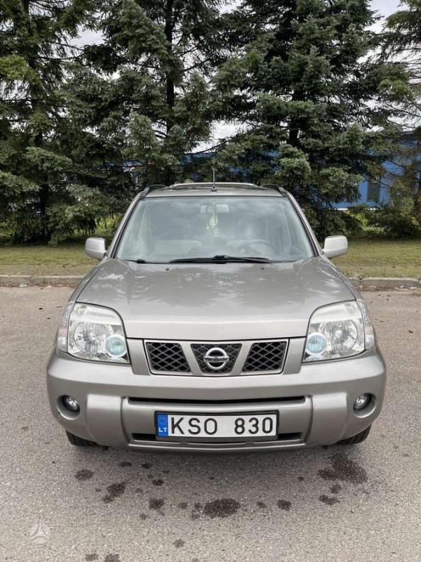 Pelēks Nissan X-Trail 2005 Kauņa, ar dzinēja tilpumu 2.18 L un nobraukumu 300 tūkst. km par 1400 €, foto 2 vietnē AUTOMOTO.COM.LV