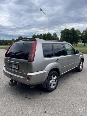 Pelēks Nissan X-Trail 2005 Kauņa, ar dzinēja tilpumu 2.18 L un nobraukumu 300 tūkst. km par 1400 €, foto 6 vietnē AUTOMOTO.COM.LV