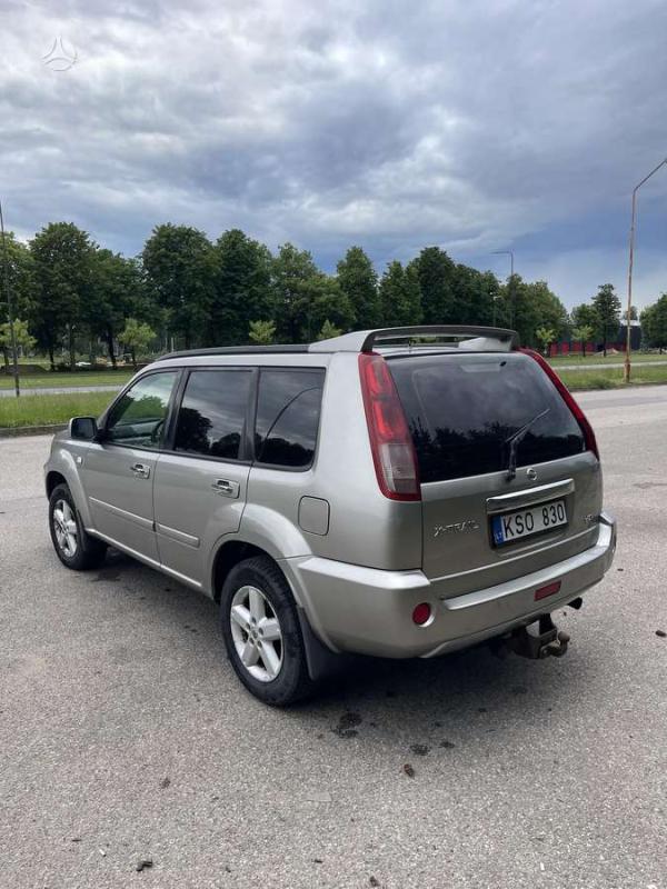 Pelēks Nissan X-Trail 2005 Kauņa, ar dzinēja tilpumu 2.18 L un nobraukumu 300 tūkst. km par 1400 €, foto 6 vietnē AUTOMOTO.COM.LV