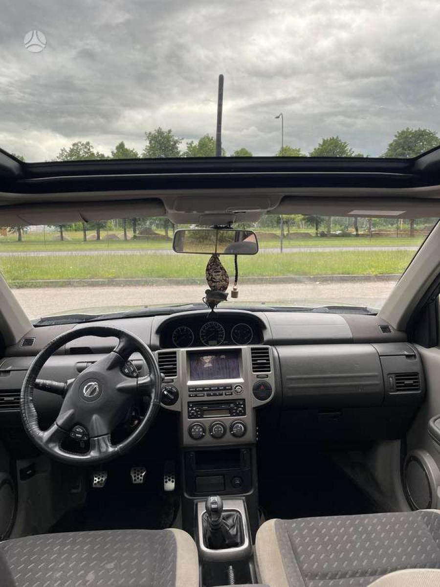 Pelēks Nissan X-Trail 2005 Kauņa, ar dzinēja tilpumu 2.18 L un nobraukumu 300 tūkst. km par 1400 €, foto 8 vietnē AUTOMOTO.COM.LV