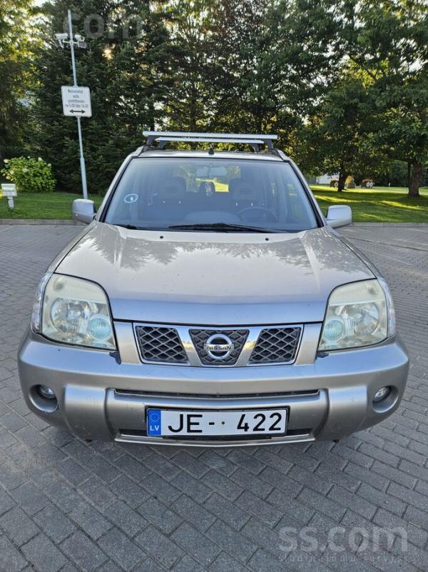 Grey Nissan X-Trail 2005 in Liepaja, with an engine capacity of 2.20 L and mileage of 323 thousand km for 1500 €, photo 3 on AUTOMOTO.COM.LV