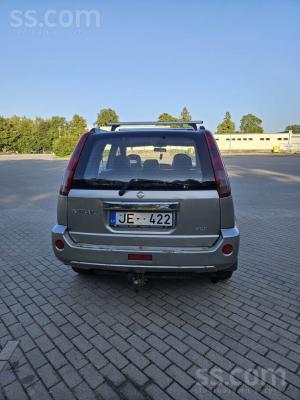 Grey Nissan X-Trail 2005 in Liepaja, with an engine capacity of 2.20 L and mileage of 323 thousand km for 1500 €, photo 4 on AUTOMOTO.COM.LV