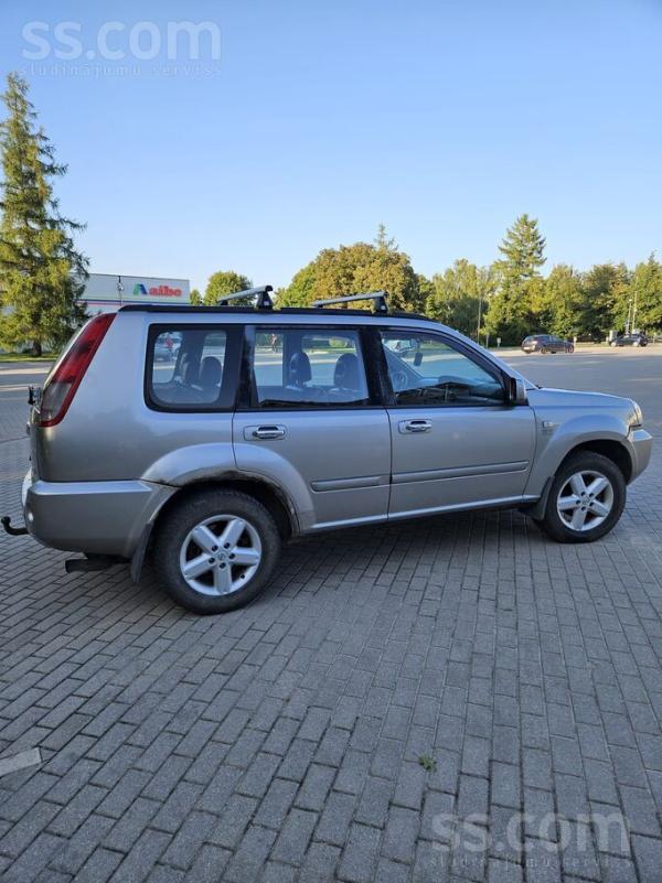 Grey Nissan X-Trail 2005 in Liepaja, with an engine capacity of 2.20 L and mileage of 323 thousand km for 1500 €, photo 5 on AUTOMOTO.COM.LV