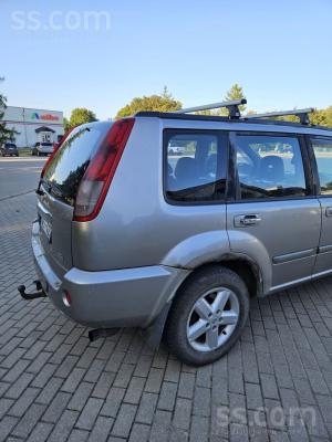Grey Nissan X-Trail 2005 in Liepaja, with an engine capacity of 2.20 L and mileage of 323 thousand km for 1500 €, photo 6 on AUTOMOTO.COM.LV