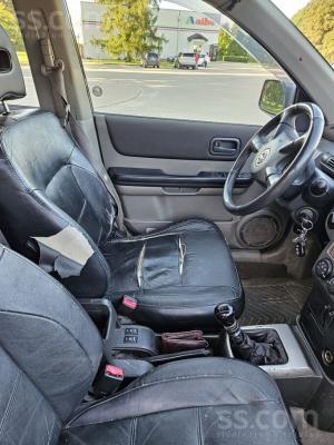 Grey Nissan X-Trail 2005 in Liepaja, with an engine capacity of 2.20 L and mileage of 323 thousand km for 1500 €, photo 8 on AUTOMOTO.COM.LV