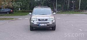 Pelēks Nissan X-Trail 2005 Rīga, ar dzinēja tilpumu 2.20 L un nobraukumu 318 tūkst. km par 2450 €, foto  vietnē AUTOMOTO.COM.LV