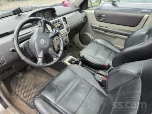Grey Nissan X-Trail 2005 in Riga, with an engine capacity of 2.20 L and mileage of 0 thousand km for 800 €, photo 6 on AUTOMOTO.COM.LV