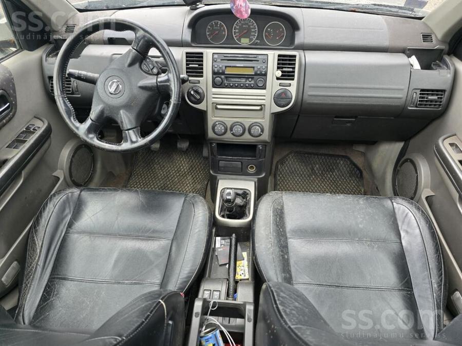 Grey Nissan X-Trail 2005 in Riga, with an engine capacity of 2.20 L and mileage of 0 thousand km for 800 €, photo 9 on AUTOMOTO.COM.LV