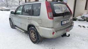 Pelēks Nissan X-Trail 2005 Jelgava, ar dzinēja tilpumu 2.20 L un nobraukumu 377 tūkst. km par 2350 €, foto 4 vietnē AUTOMOTO.COM.LV