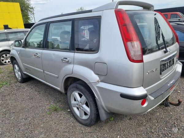 Grey Nissan X-Trail 2005 in Kaunas, with an engine capacity of 2.50 L and mileage of 220 thousand km for 1100 €, photo 5 on AUTOMOTO.COM.LV