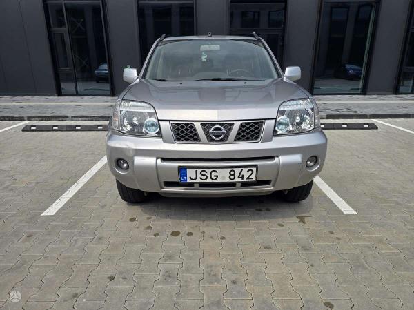 Pelēks Nissan X-Trail 2005 Viļņa, ar dzinēja tilpumu 2.18 L un nobraukumu 340 tūkst. km par 1600 €, foto 6 vietnē AUTOMOTO.COM.LV