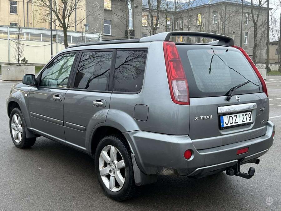 Grey Nissan X-Trail 2006 in Ukmerge, with an engine capacity of 2.18 L and mileage of 243 thousand km for 2350 €, photo 2 on AUTOMOTO.COM.LV
