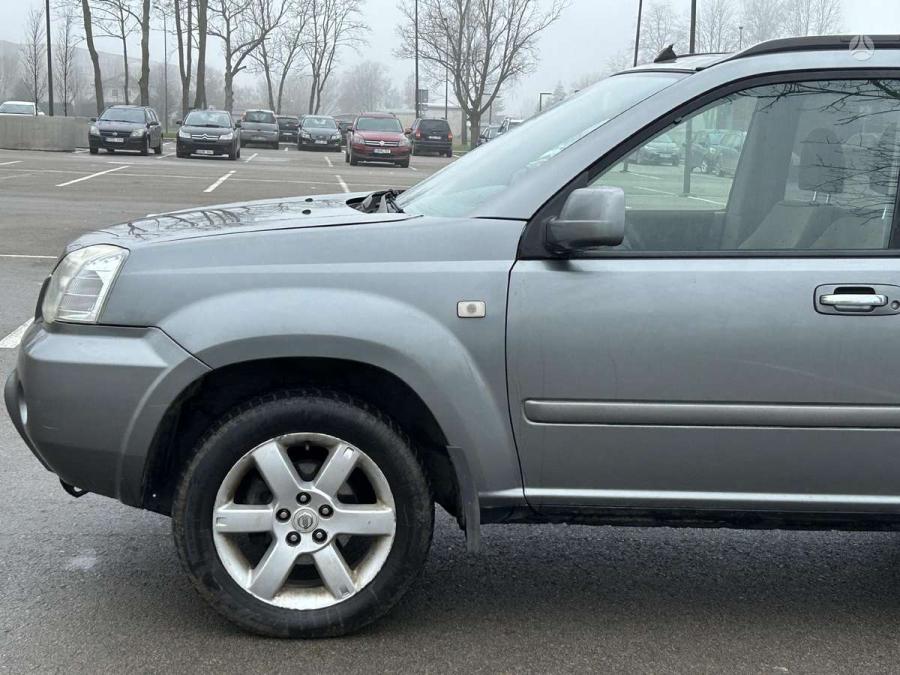 Grey Nissan X-Trail 2006 in Ukmerge, with an engine capacity of 2.18 L and mileage of 243 thousand km for 2350 €, photo 6 on AUTOMOTO.COM.LV