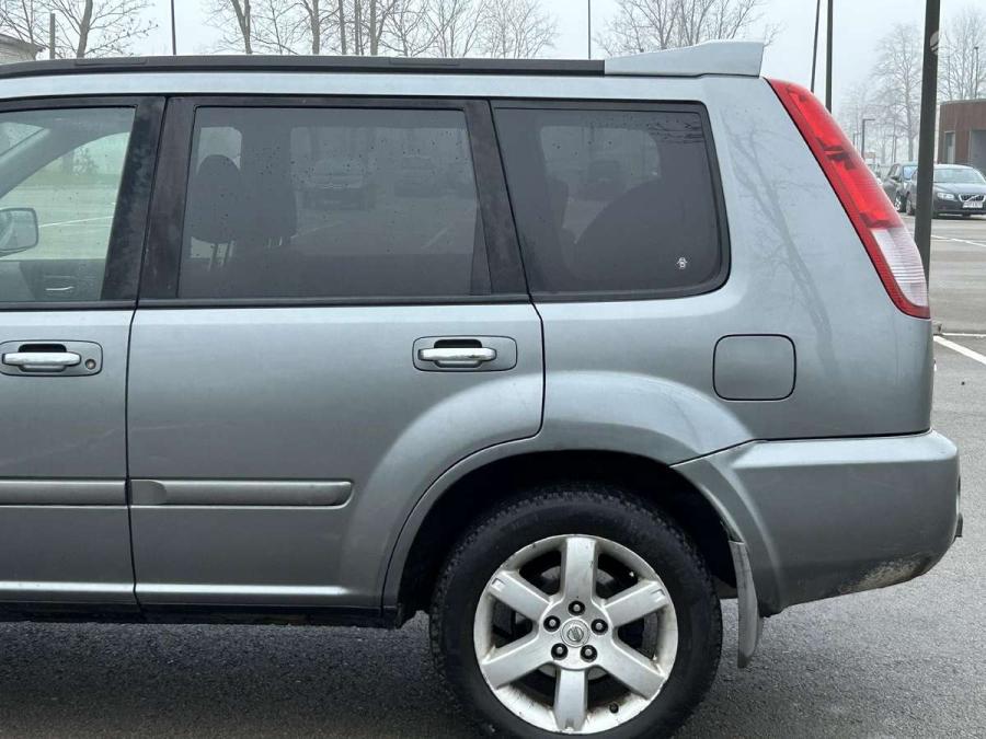Grey Nissan X-Trail 2006 in Ukmerge, with an engine capacity of 2.18 L and mileage of 243 thousand km for 2350 €, photo 9 on AUTOMOTO.COM.LV
