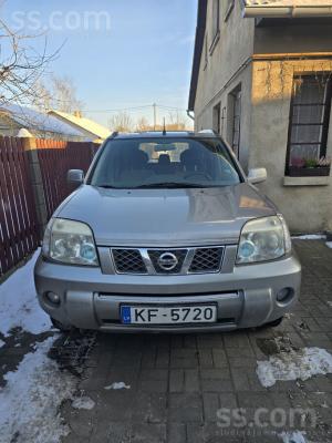 Pelēks Nissan X-Trail 2006 Jelgava, ar dzinēja tilpumu 2.20 L un nobraukumu 345 tūkst. km par 2100 €, foto  vietnē AUTOMOTO.COM.LV