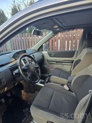 Pelēks Nissan X-Trail 2006 Jelgava, ar dzinēja tilpumu 2.20 L un nobraukumu 345 tūkst. km par 2100 €, foto 6 vietnē AUTOMOTO.COM.LV