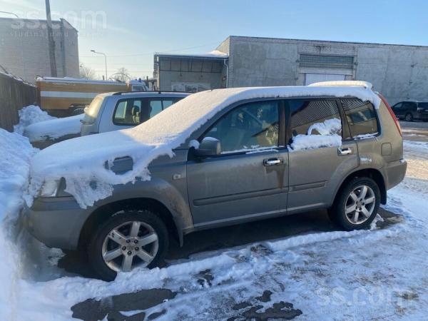 Pelēks Nissan X-Trail 2006 Ogre, ar dzinēja tilpumu 2.20 L un nobraukumu 286 tūkst. km par 750 €, foto 5 vietnē AUTOMOTO.COM.LV