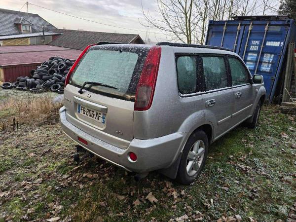 Pelēks Nissan X-Trail 2006 Utena, ar dzinēja tilpumu 2.18 L un nobraukumu 270 tūkst. km par 3250 €, foto 4 vietnē AUTOMOTO.COM.LV