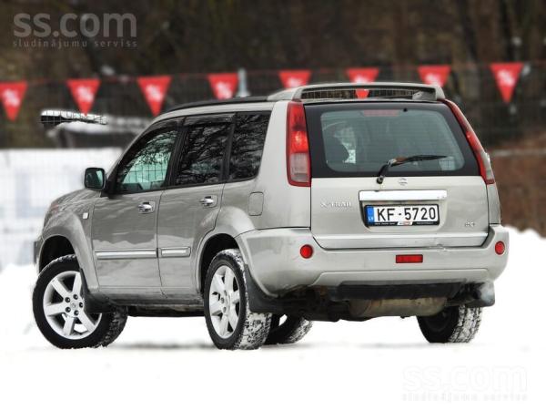 Pelēks Nissan X-Trail 2006 Rīga, ar dzinēja tilpumu 2.20 L un nobraukumu 345 tūkst. km par 3490 €, foto 5 vietnē AUTOMOTO.COM.LV