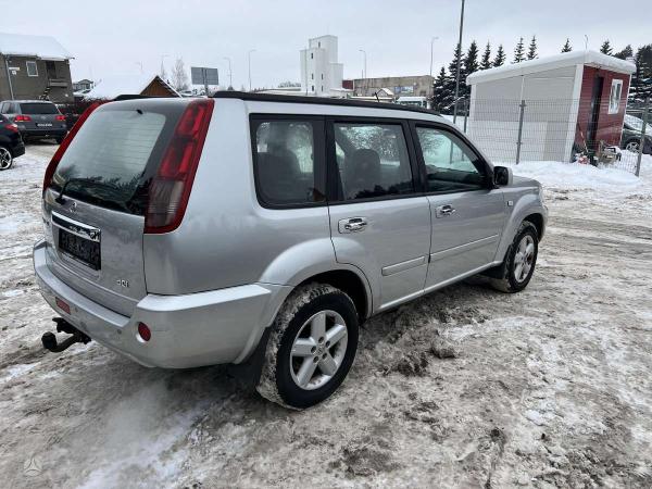 Pelēks Nissan X-Trail 2006 Utena, ar dzinēja tilpumu 2.18 L un nobraukumu 271 tūkst. km par 3200 €, foto 4 vietnē AUTOMOTO.COM.LV